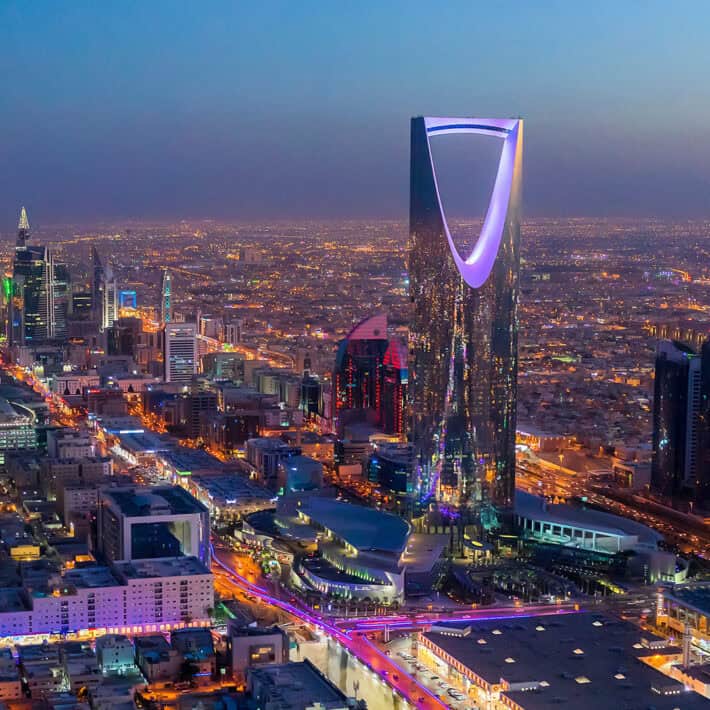 Private Equity UAE: Navigating MENA Finance Trends | Amwal Capital Partners